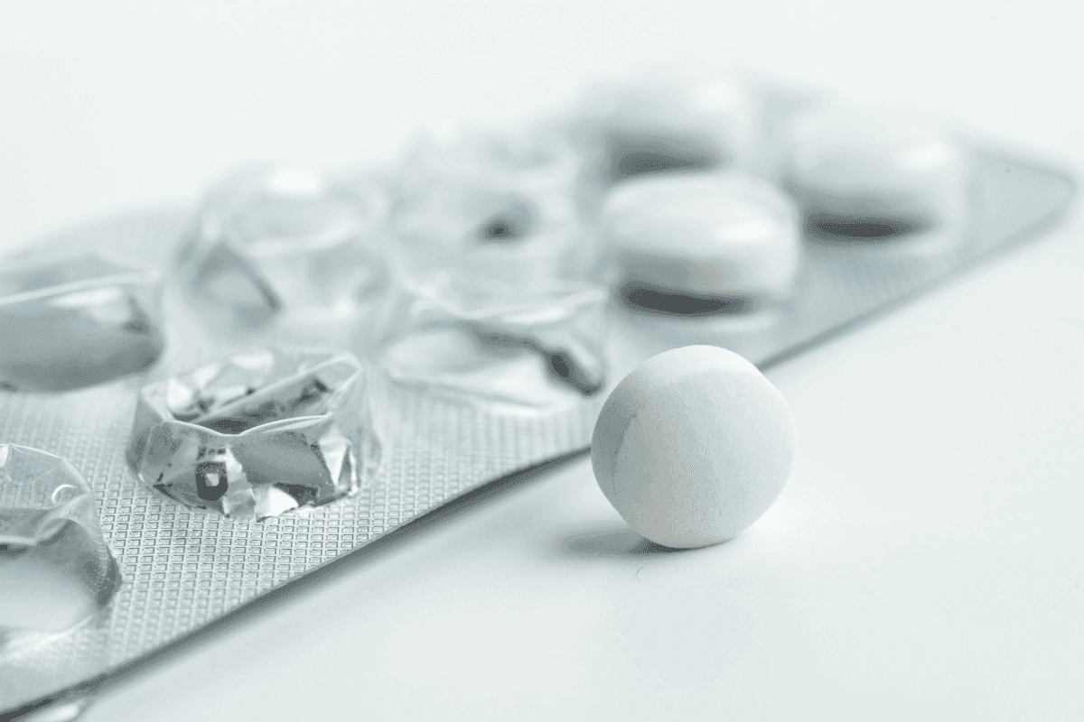 Trimebutine: Uses, Dosage, and Side Effects Explained